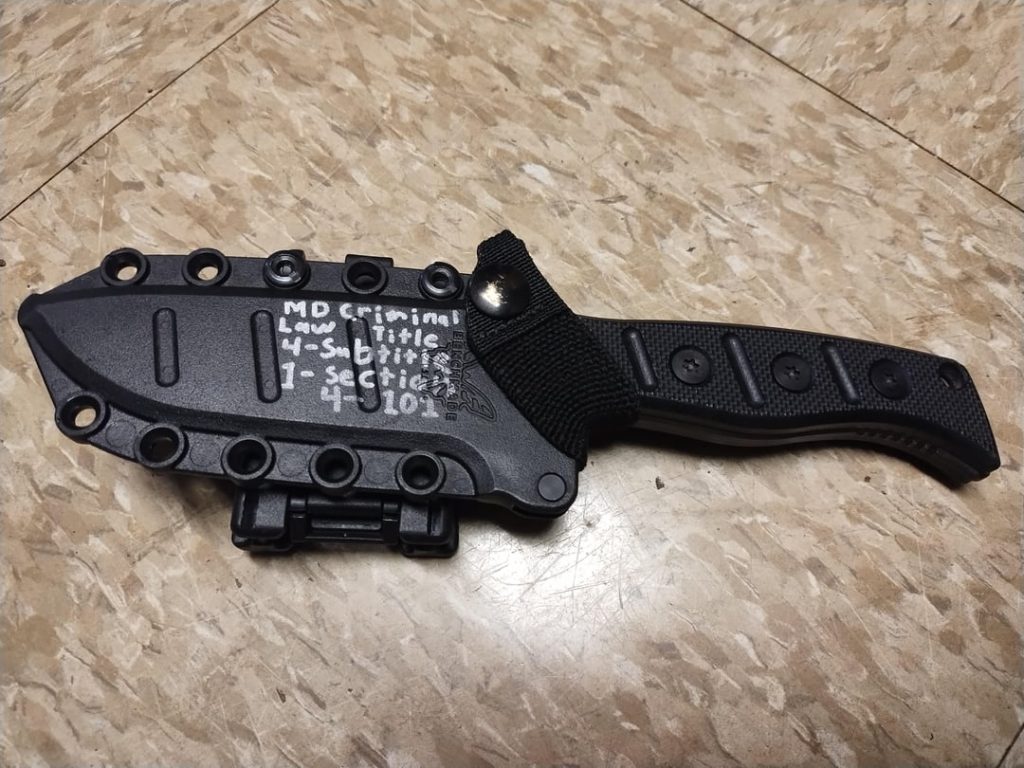 Dirk Vs Dagger: Unveiling the Differences and Uses - Knife Vibe